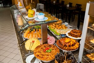 Pequeno-almoço tipo buffet diário incluído 