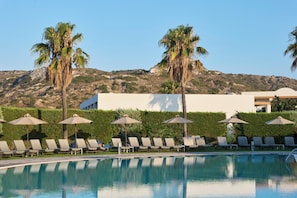 Piscina externa sazonal