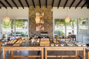 Pequeno-almoço tipo buffet diário incluído 