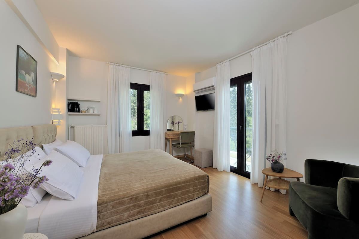 Quarto Duplo ou Twin Superior | Edredões de penas, camas de colchão pillowtop, cofre no quarto