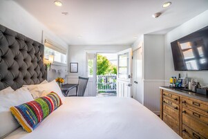 Quarto superior, 1 cama King, lareira | Lençóis italianos Frette, roupas de cama premium, edredons de pluma