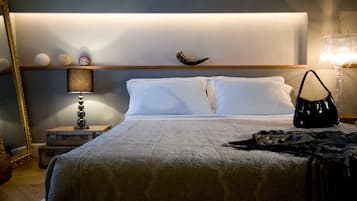 Quarto Superior, varanda, vista para o porto | 1 quarto, roupa de alta qualidade, camas de colchão Select Comfort