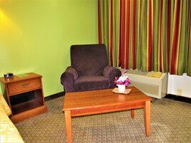 Escrivaninha, Wi-Fi de cortesia, roupa de cama