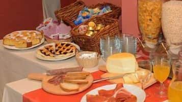 Café da manhã com buffet grátis todos os dias