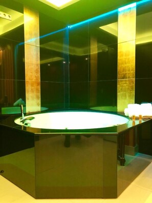 Banheira de hidromassagem