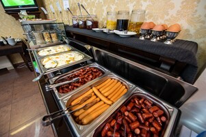 Café da manhã com buffet todos os dias mediante uma taxa