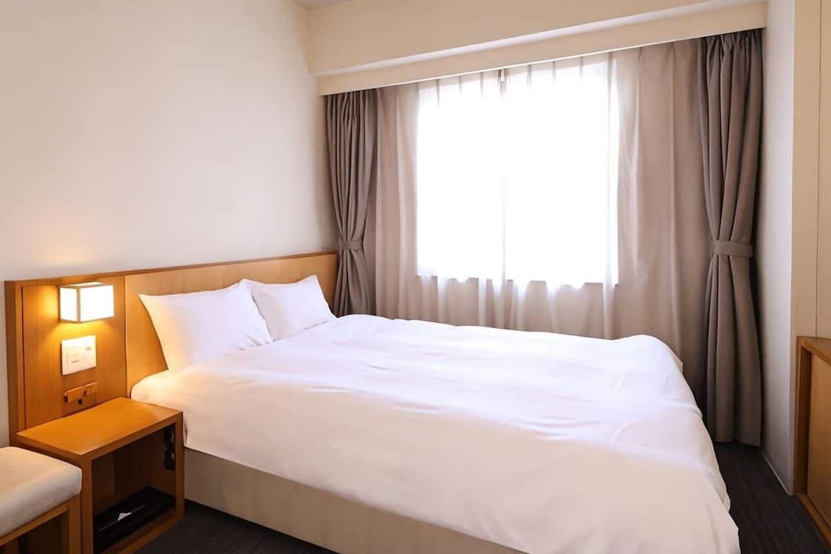 Escrivaninha, Wi-Fi de cortesia, roupa de cama