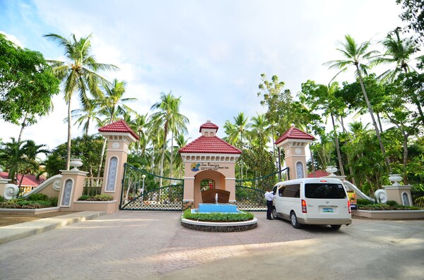 San Remigio Beach Club Sports And Leisure Resort - San Remigio