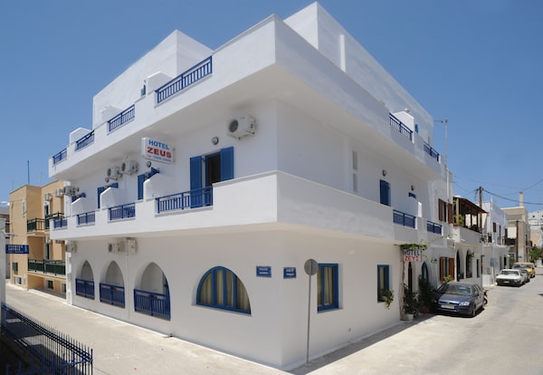 Zeus Hotel - Naxos