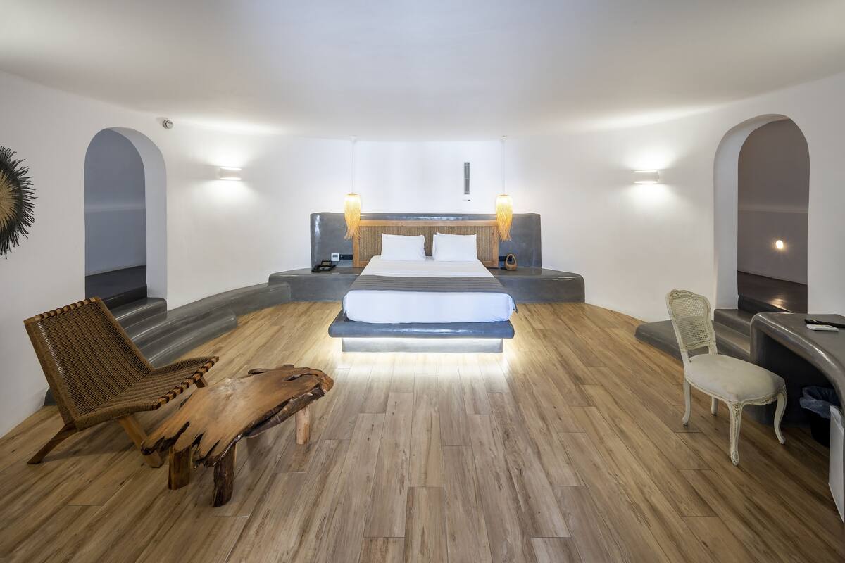 Windmill Deluxe Suite with sharing pool | Escrivaninha, quartos à prova de som, Wi-Fi de cortesia, despertadores