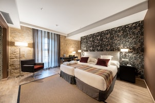 Quarto casal ou duplo standard | Roupas de cama premium, edredons de pluma, frigobar, cofres nos quartos