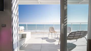 Quarto Premier, 1 cama king-size, banheira de hidromassagem, vista para o mar | Terraço/pátio interior