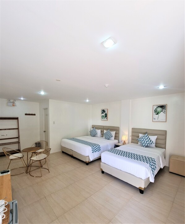 Quarto Familiar | Cofre no quarto, secretária, Wi-fi grátis, roupa de cama fornecida 