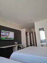 Cofre no quarto, secretária, cortinas/cortinados opacos, Wi-fi grátis
