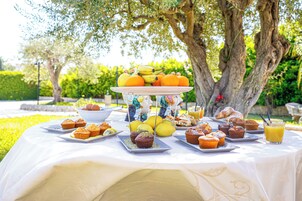 Pequeno-almoço self-service diário incluído 