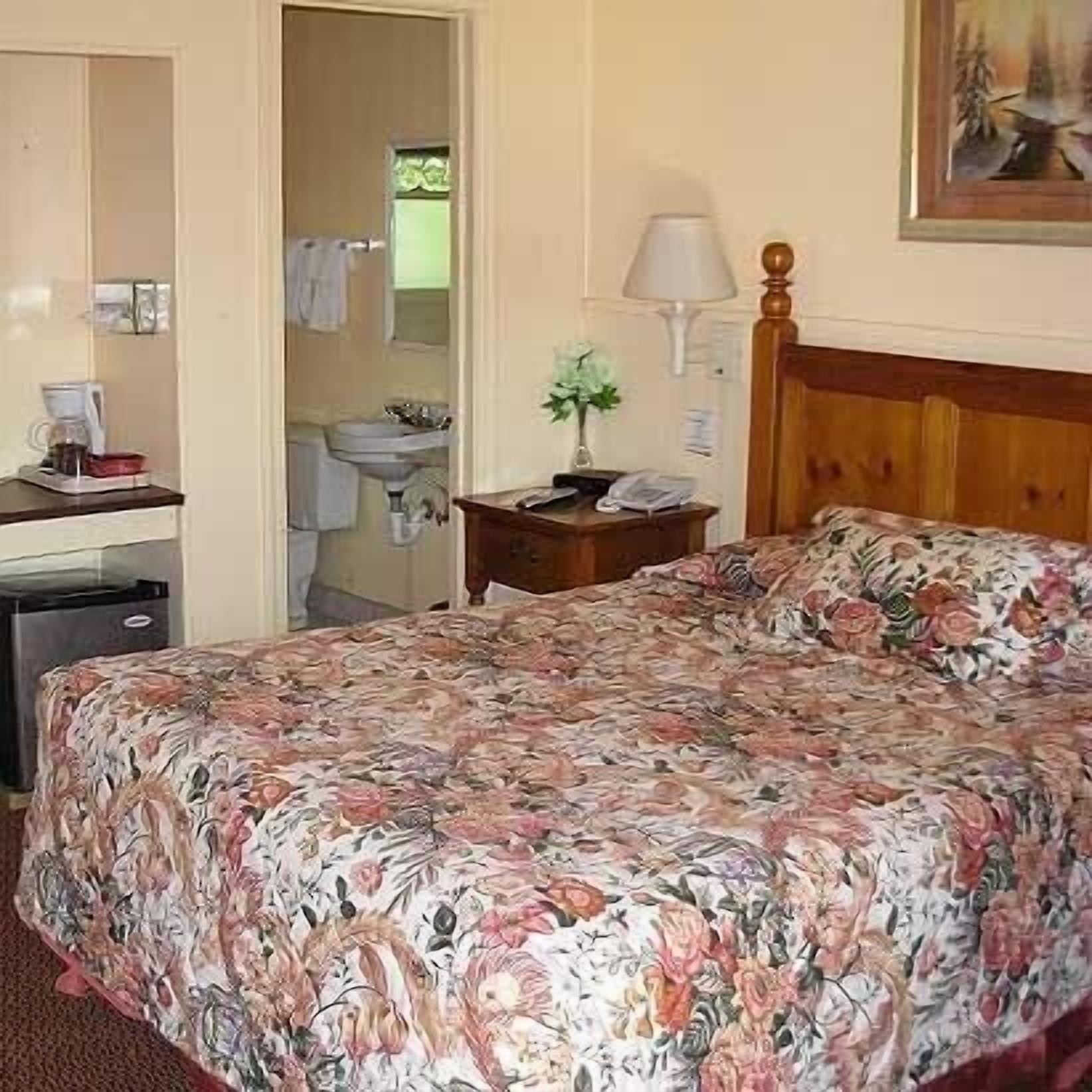 Jumping Frog Motel Reviews, Deals & Photos 2024 - Expedia.ca