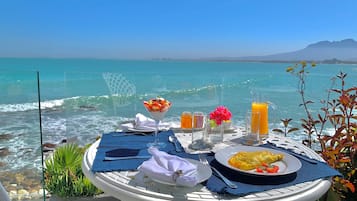 Pequeno-almoço preparado no momento diário (180 ZAR por pessoa)