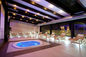 Piscina exterior sazonal 