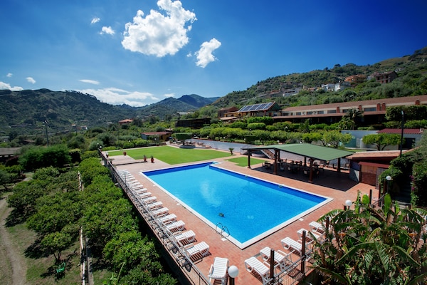A Nuciara Park Hotel & Wellness Center - Furci Siculo