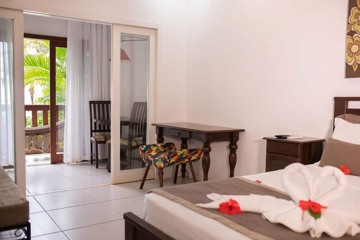 Roupas de cama premium, frigobar, cofres nos quartos, Wi-Fi de cortesia