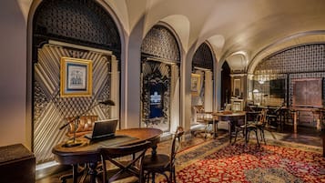 2 bares/lounges, este bar no terraço do hotel