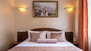 Quarto solteiro superior | Roupas de cama premium, edredons de pluma, camas com colchões pillow-top