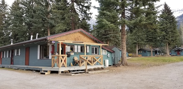 Rundle Chalets - Canmore