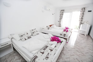 Quarto Familiar | Camas de colchão pillowtop, cofre no quarto, berços/camas para crianças