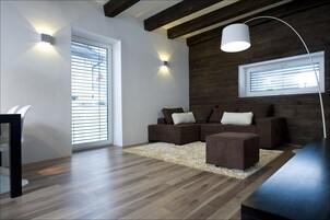 TV de ecrã plano, lareira, piso aquecido 