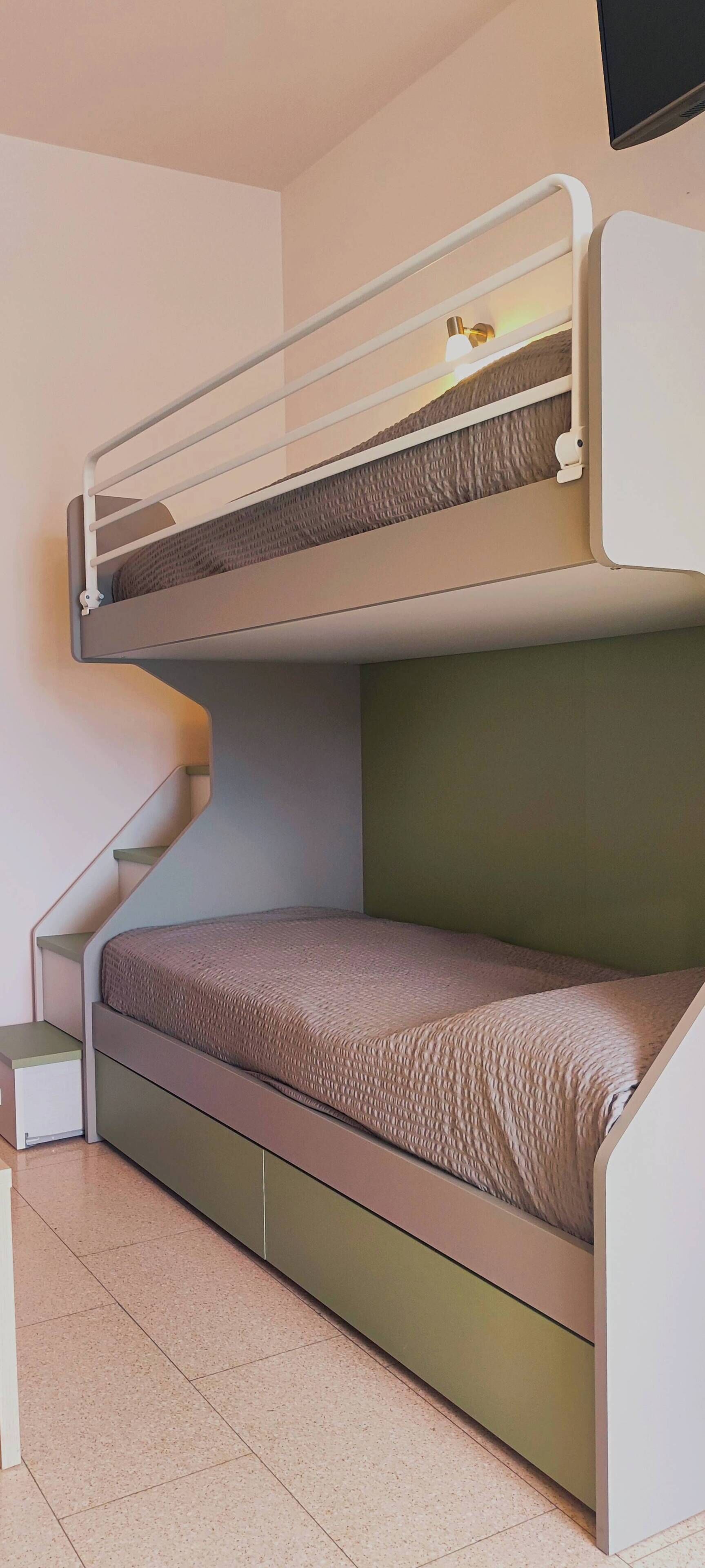 Quarto Quádruplo | Cofre no quarto, secretária, cortinas/cortinados opacos, Wi-fi grátis 
