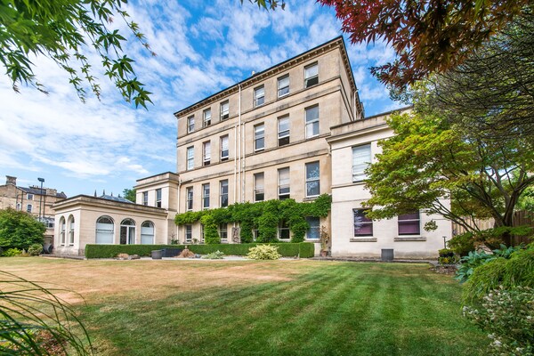 The Ayrlington - Bath