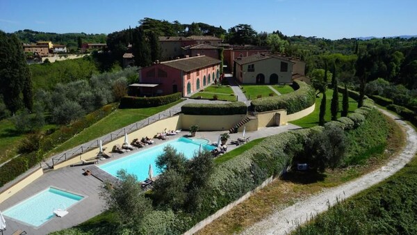 Borgo Di Colleoli Resort - Toscana