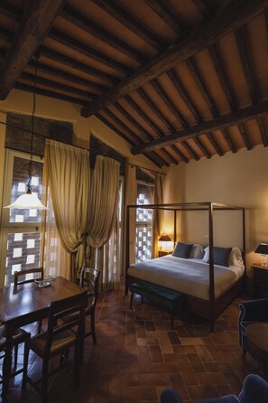 Estúdio Clássico | Com decoração personalizada, com mobília individualizada, Wi-fi grátis 