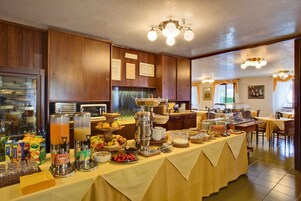 Pequeno-almoço tipo buffet diário incluído 