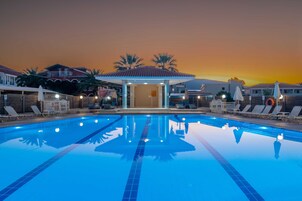 Bar à beira da piscina