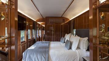 Chale Expresso Toriba | Roupa de alta qualidade, camas de colchão pillowtop, minibar