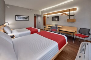 Quarto, 2 camas de casal | Secretária, ferro/tábua de engomar, Wi-fi grátis 