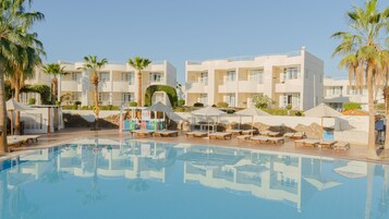 2 piscinas externas