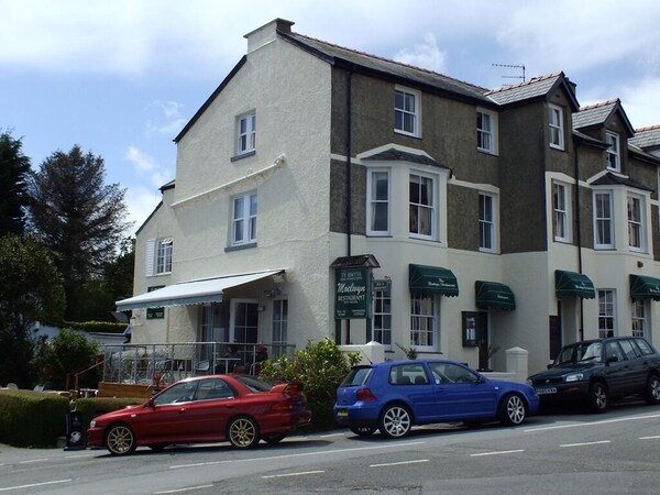 The Moelwyn Hotel & Restaurant - Llŷn Peninsula