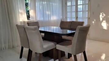 Quarto família | Área de estar | TV LCD