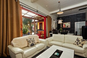 Casa de Campo, 3 quartos | Sala de estar | Televisor de ecrã plano de 42 polegadas com canais via satélite 