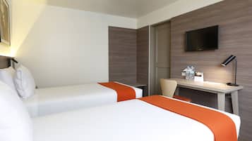 Quarto Tradicional, 2 camas individuais | Cofre no quarto, secretária, Wi-fi grátis, roupa de cama fornecida