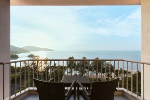 Vista para praia/oceano