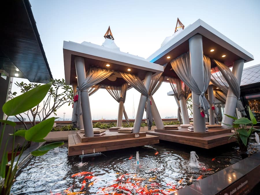 Salas para tratamentos a dois, sauna seca, banheira de hidromassagem