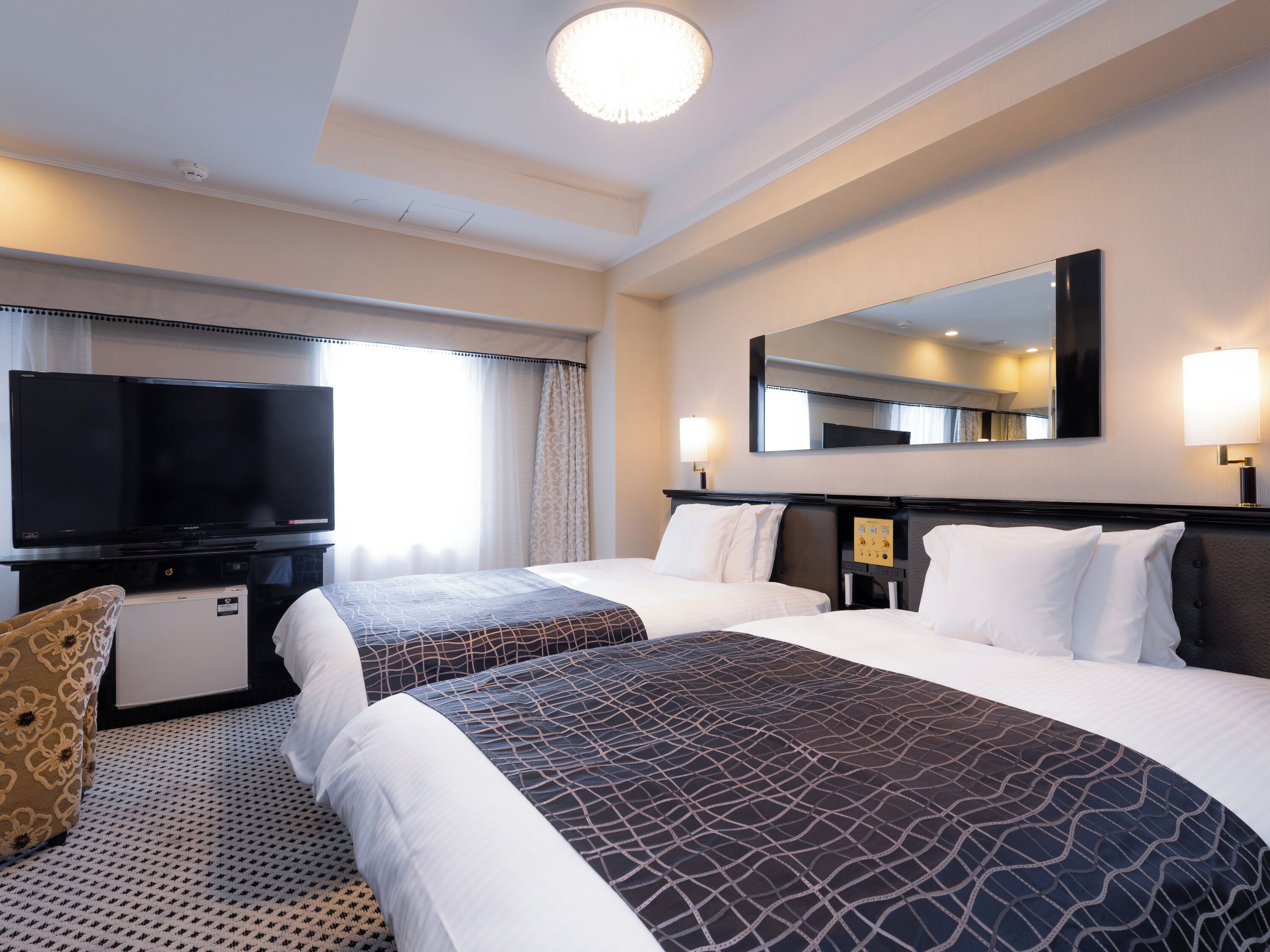 Quarto Twin Deluxe, não fumadores | Roupa de alta qualidade, edredões de penas, secretária 