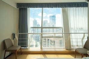 Quarto superluxo | Roupas de cama premium, camas com colchões pillow-top, escrivaninha