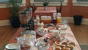 Café da manhã continental grátis todos os dias