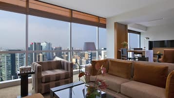 Master Suite | Roupa de alta qualidade, edredões de penas, camas de colchão pillowtop