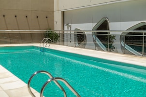 Piscina externa sazonal