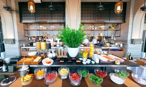 Pequeno-almoço tipo buffet diário (5060 JPY por pessoa) 